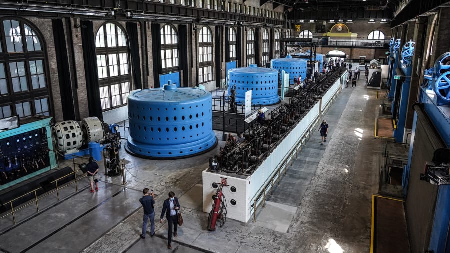 How the Niagara Parks Power Station Transformed Into a Tourist ...